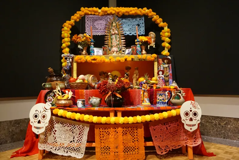 Colorful Offerings to Beloved Ancestors and Important Causes | Ofrendas ...